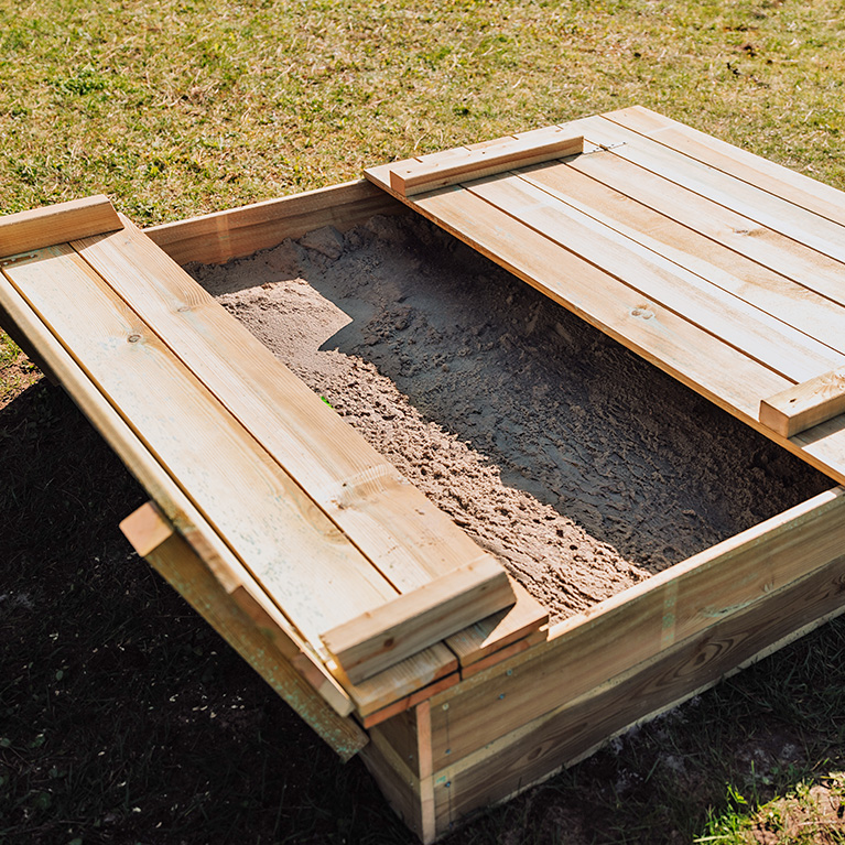 Keep Your Kids’ Sandpit Clean and Bug-Free | Fatmoose.co.uk
